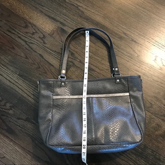 thirty-one | Bags | Thirtyone Townsfair Reversible Tote Gray Leather ...